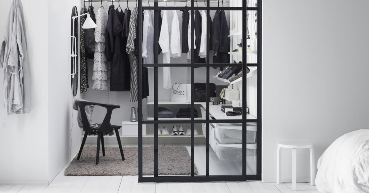 Industrial walk-in wardrobe | Elfa